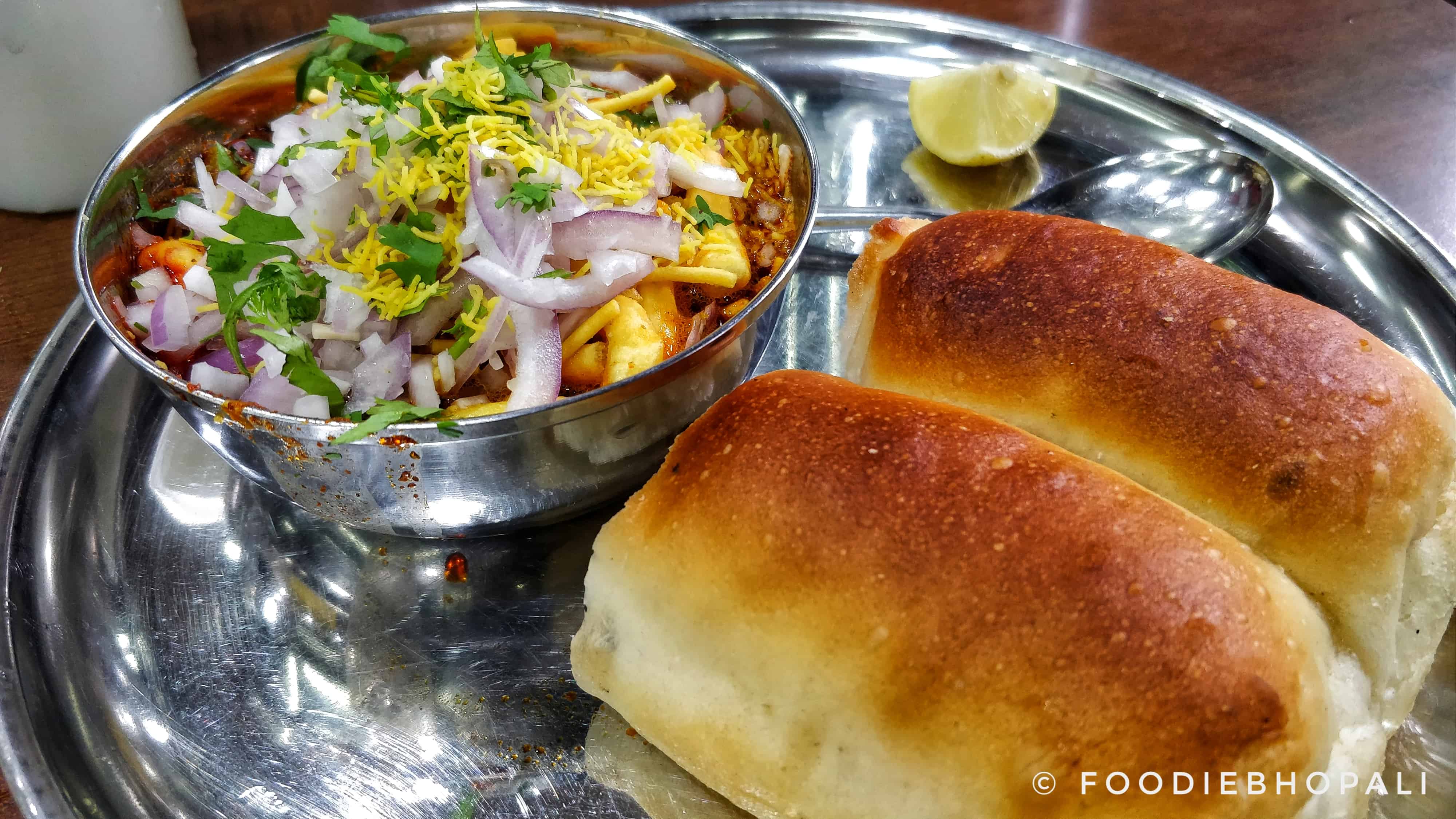 Puneri Misal Pav